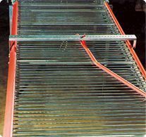 Curve conveyor for egg transport | LUBING